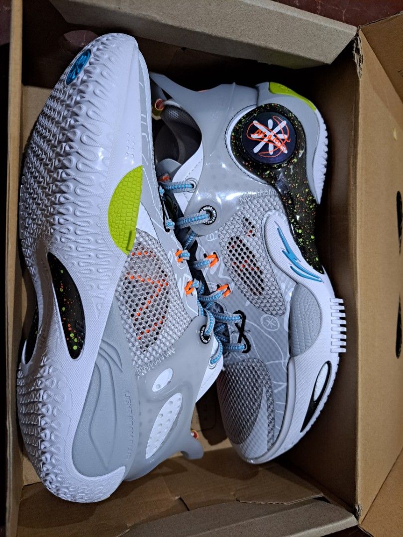 Li Ning Fission 8 Moment (Size 7.5, EU 40), Men's Fashion, Footwear ...