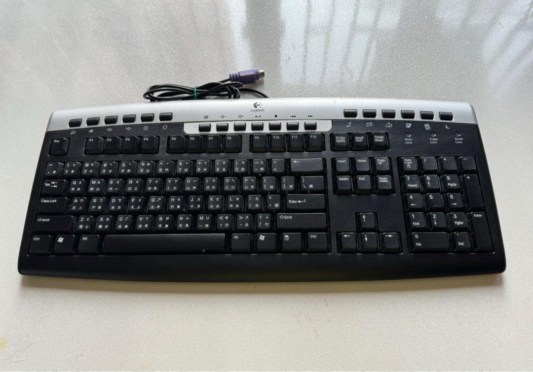 Logitech PS2 Keyboard, 電腦＆科技, 電腦周邊及配件, 電腦鍵盤及相關產品 - Carousell