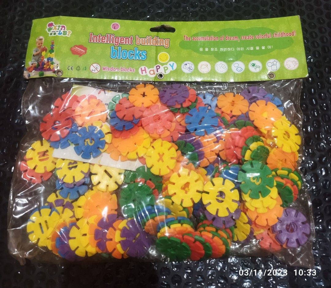 Mainan anak blocks bombik bombix tazoz lego, Bayi & Anak, Mainan & Baby ...