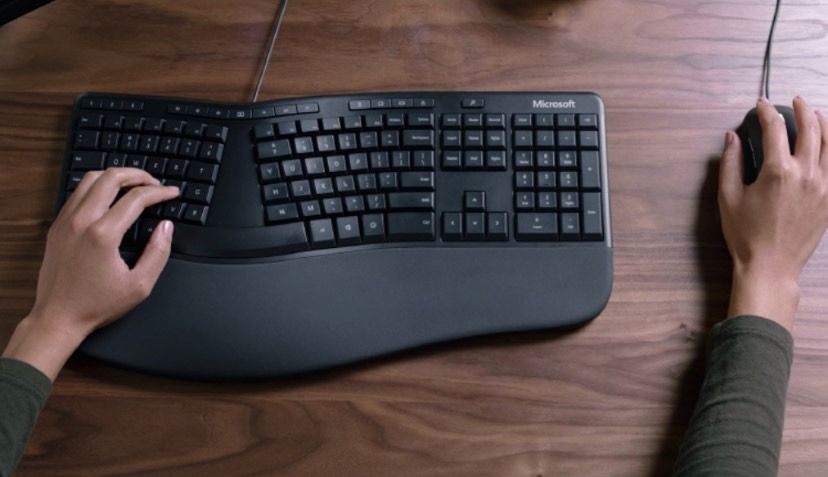 Microsoft Ergonomic Desktop Wired Keyboard for home and office use ...
