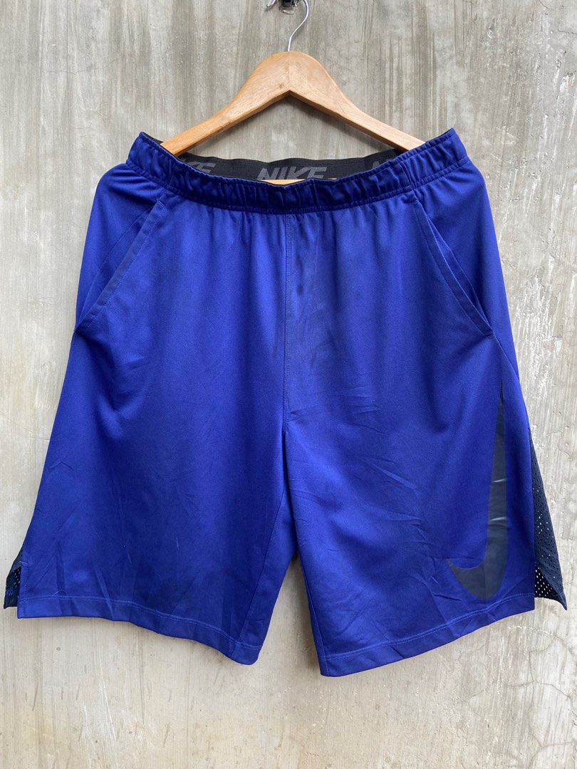 Nike side swoosh shorts, Men's Fashion, Bottoms, Shorts on Carousell