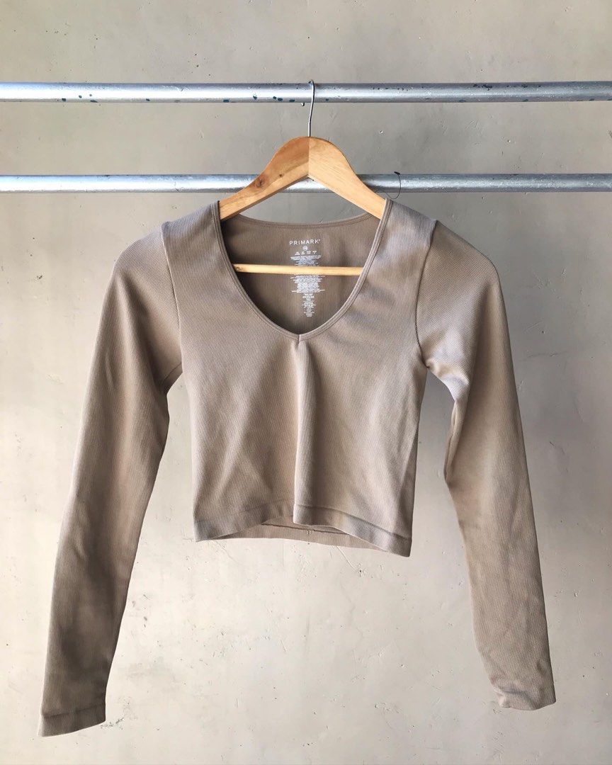 Primark Seamless Crop L/S, Women's Fashion, Activewear on Carousell