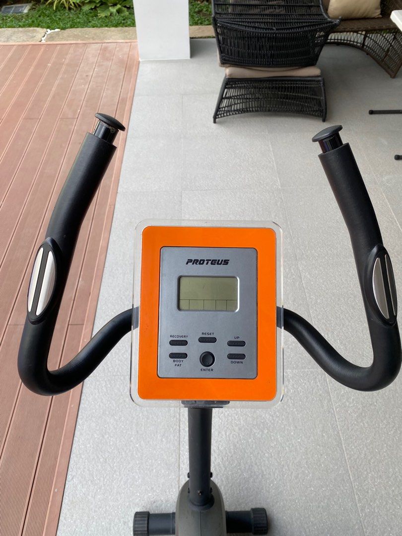 Proteus Daytona V4 Exercise Bike, Sports Equipment, Exercise & Fitness ...