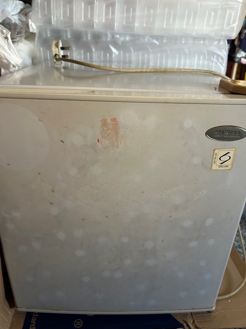 Samsung compact refrigerator well use but still in working condition, TV & Home Appliances ...