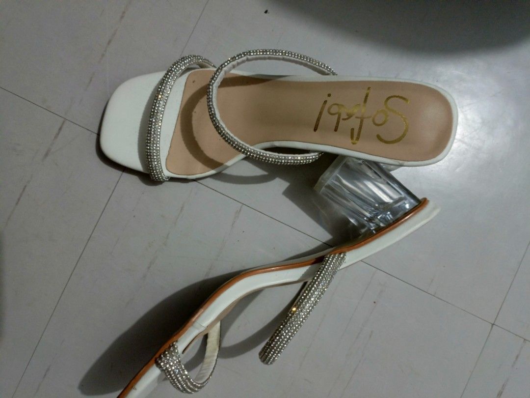 So Fab White Heels, Women's Fashion, Footwear, Heels on Carousell