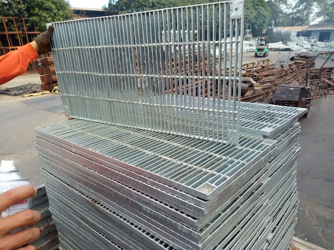 Steel Gratings trench drain fence fabricator and supplier hot dipped ...