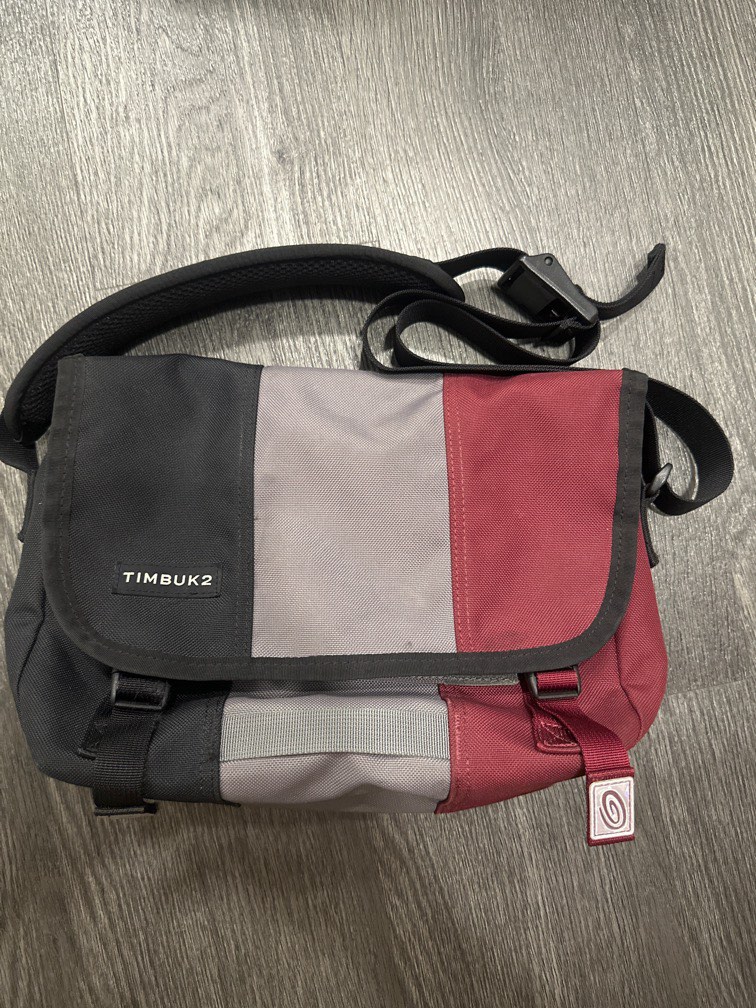 Timbuk2 Classic Messenger XS, Men's Fashion, Bags, Sling Bags on Carousell
