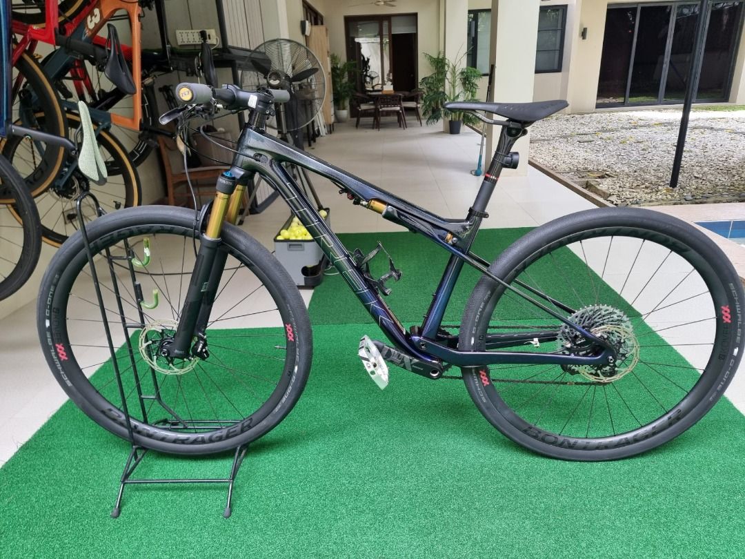 TREK SuperCaliber Project One, Sports Equipment, Bicycles & Parts ...