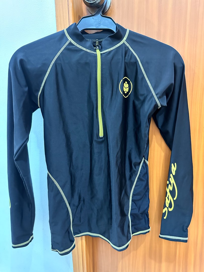 Unisex Rash guard, Women's Fashion, Swimwear, Rash guard on Carousell