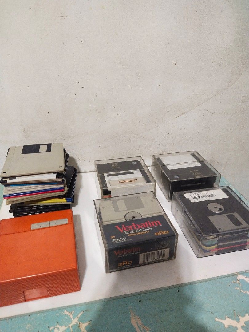vintage "Micro Floppy Discs"/5 containers+ free discs/All USED, Hobbies ...