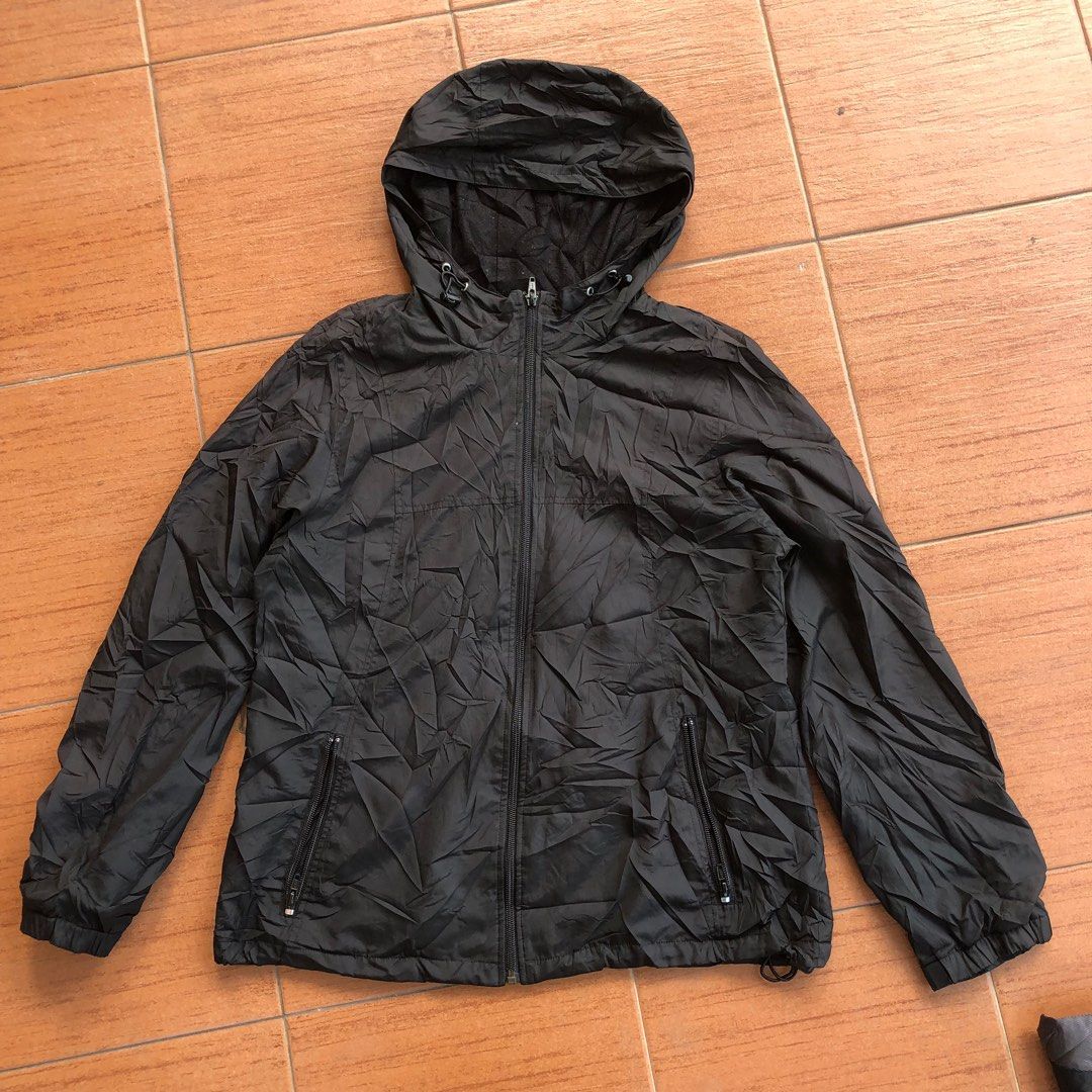 Windbraker, Men's Fashion, Activewear on Carousell