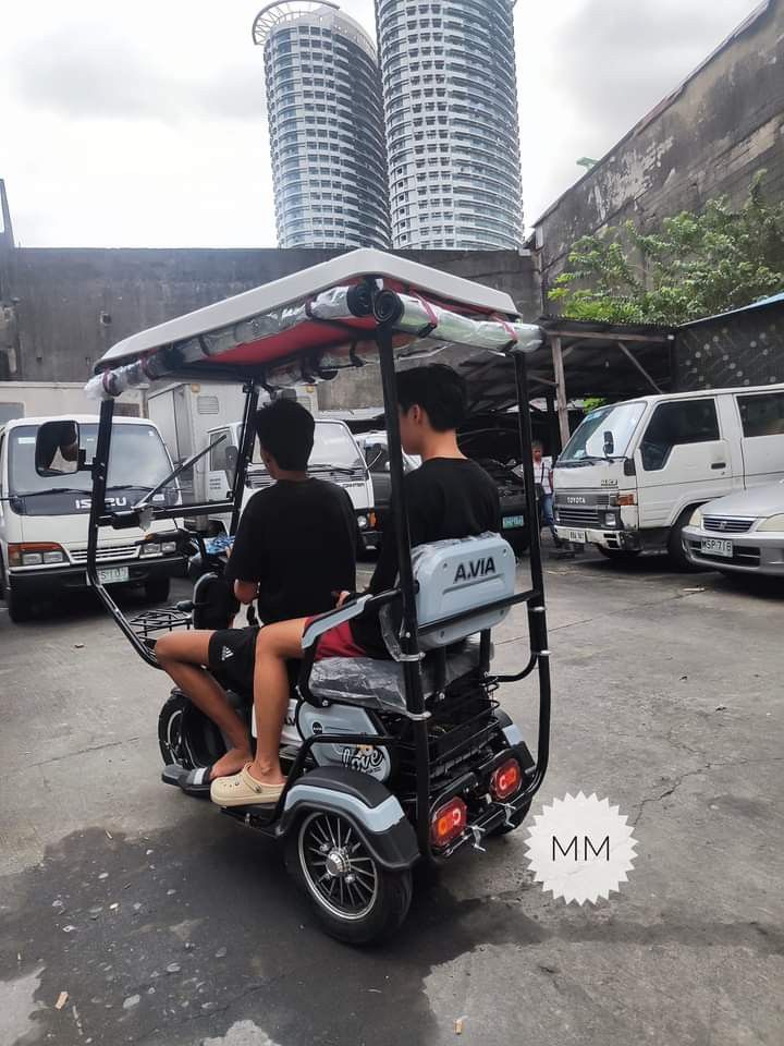 avia crown 3wheels with roof 1000 watts 10 inches tire na.., Sports ...