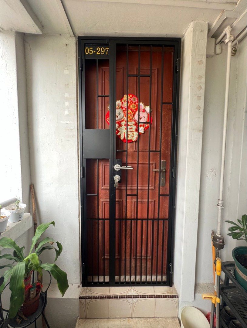 Cheapest 3X7 / 4X7 Customised Simple HDB Gate, Furniture & Home Living ...