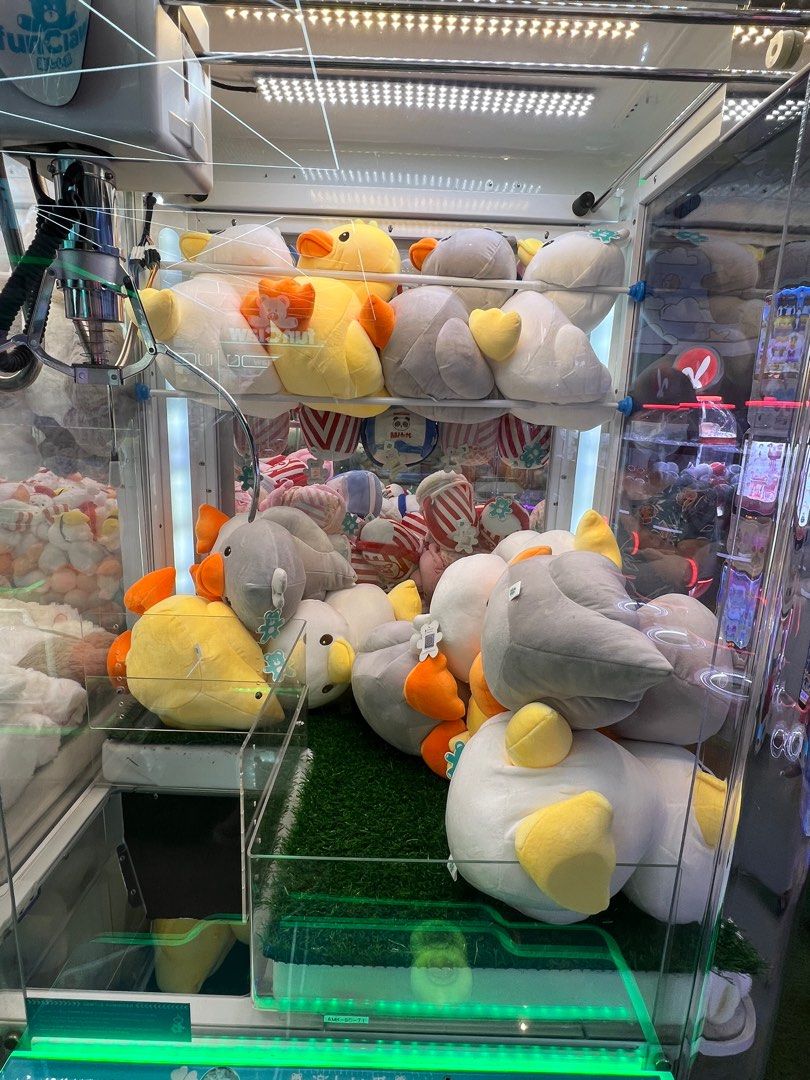 {Fun Claw} XL Duck available in yellow, white and gray, Hobbies & Toys ...