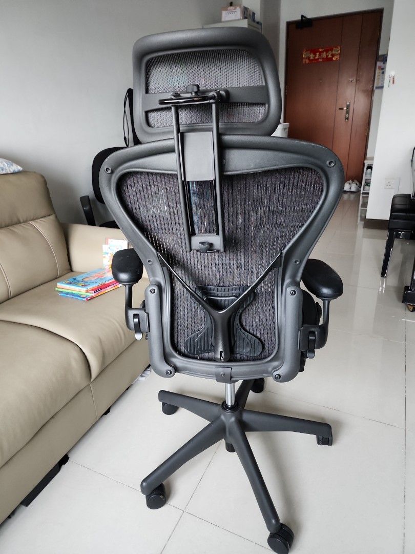 Herman Miller Aeron Classic fully loaded with headrest, Furniture ...