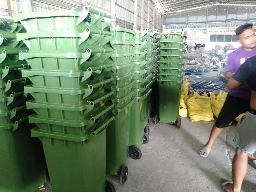 Industrial trash bin, Furniture & Home Living, Cleaning & Homecare ...