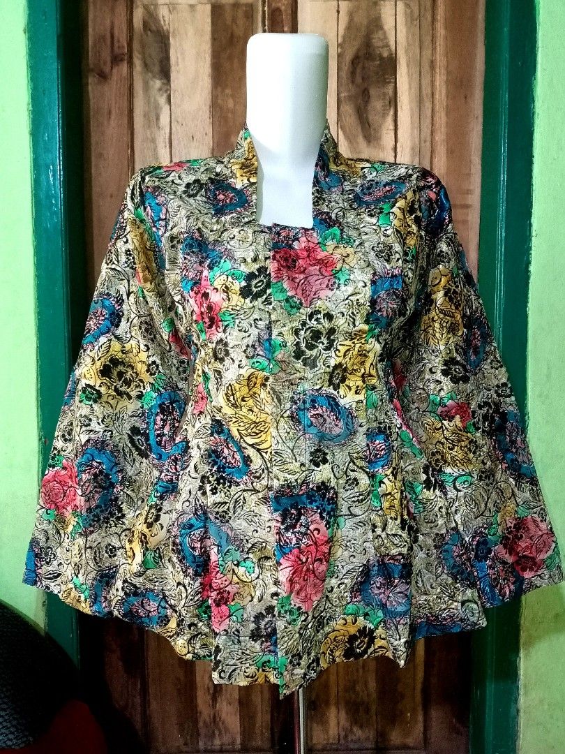 Kebaya Kembangan / Outer Kembangan / Kebaya Lawasan / Kebaya Bunga ...