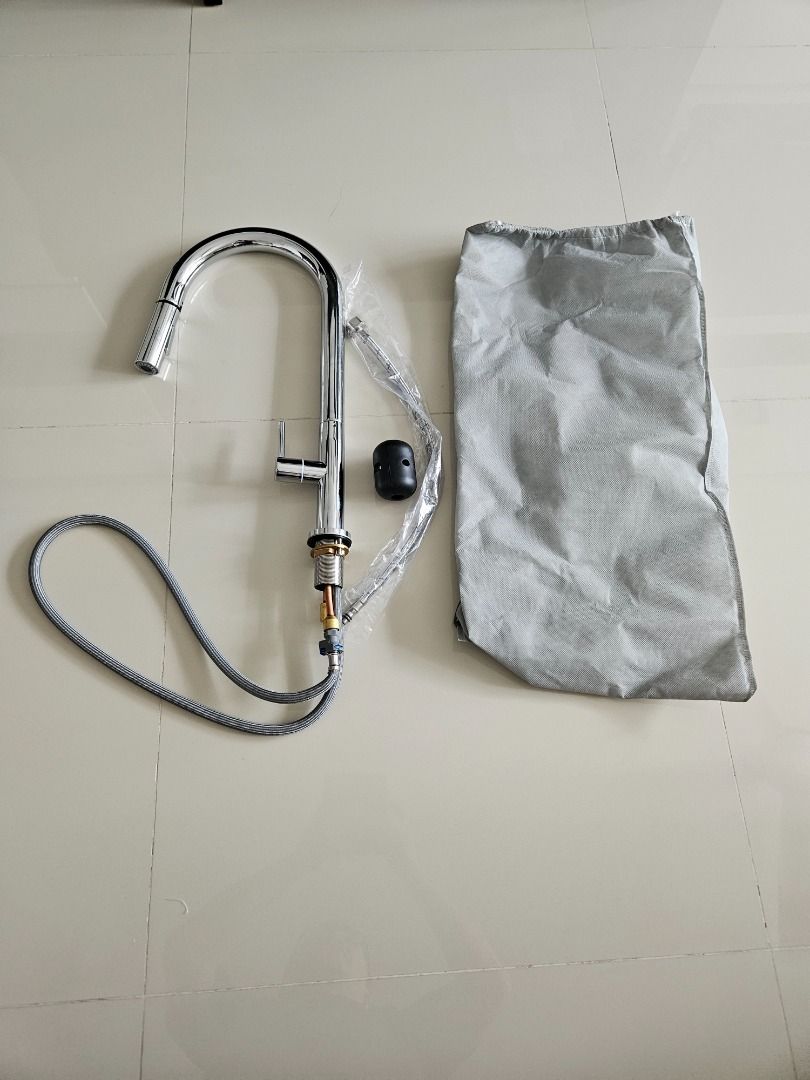 Krisroz 811-cp pull out sink tap, Furniture & Home Living, Bathroom & Kitchen Fixtures on Carousell