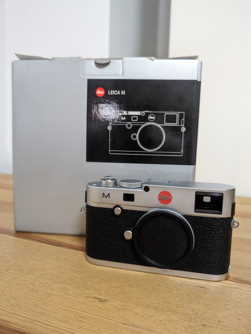 Leica M240 camera with original box, documents and accessories ...