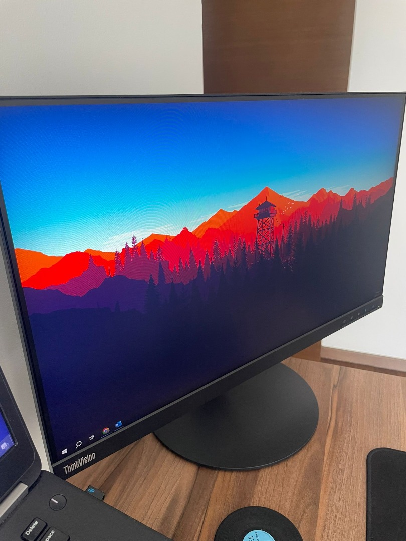 Lenovo ThinkVision 24 inch Monitor, Computers & Tech, Parts ...