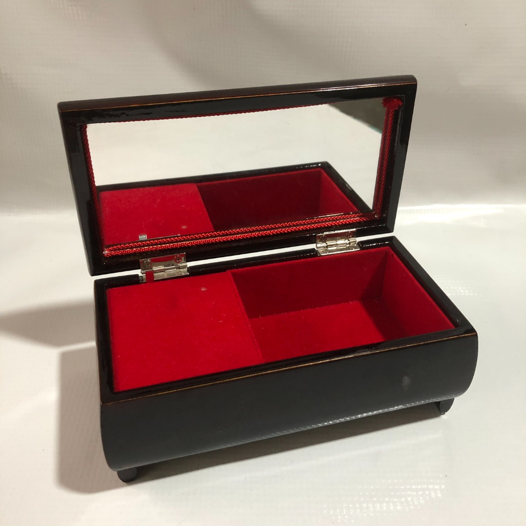 Music Box / Jewelry Box #2518, Women's Fashion, Jewelry & Organizers ...
