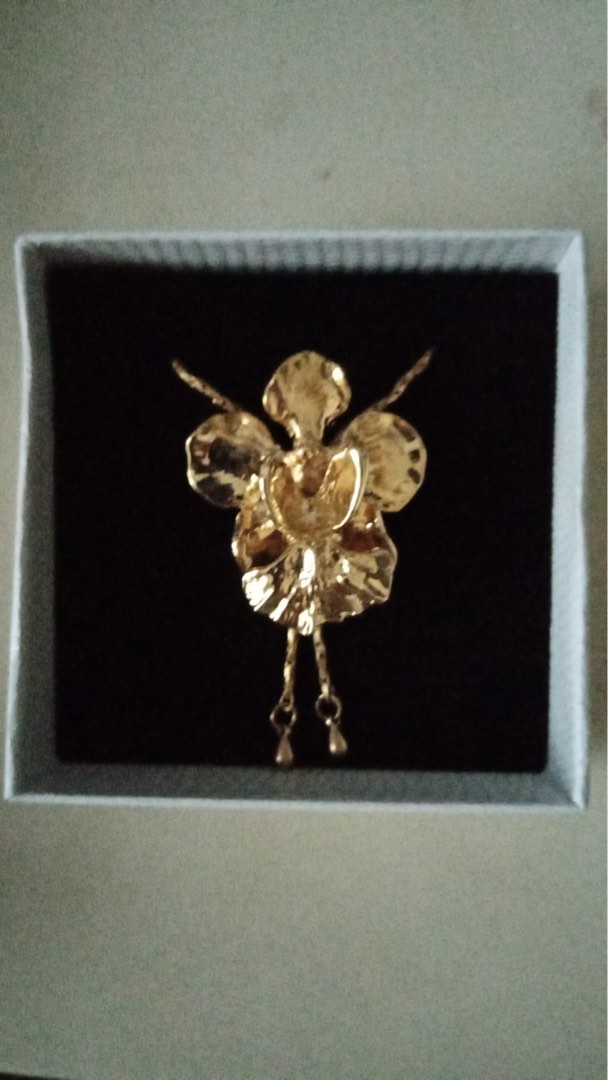 National flower sliding chain, Women's Fashion, Jewelry & Organisers ...