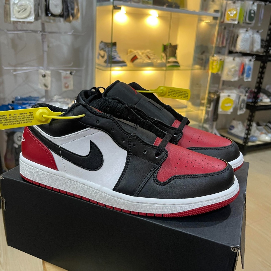Nike Air Jordan 1 Low " Breds " Size 9.5, Men's Fashion, Footwear ...