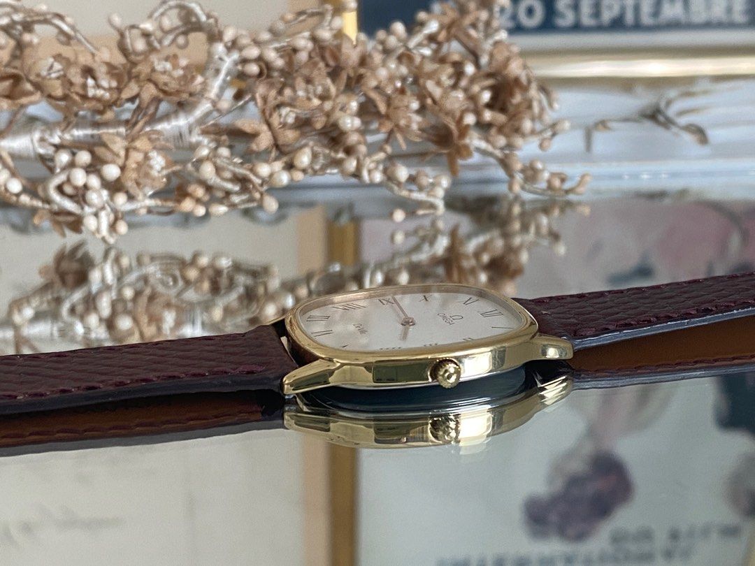 OMEGA White Roman Gold Vintage Quartz, Luxury, Watches on Carousell