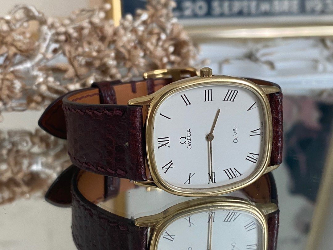 OMEGA White Roman Gold Vintage Quartz, Luxury, Watches on Carousell