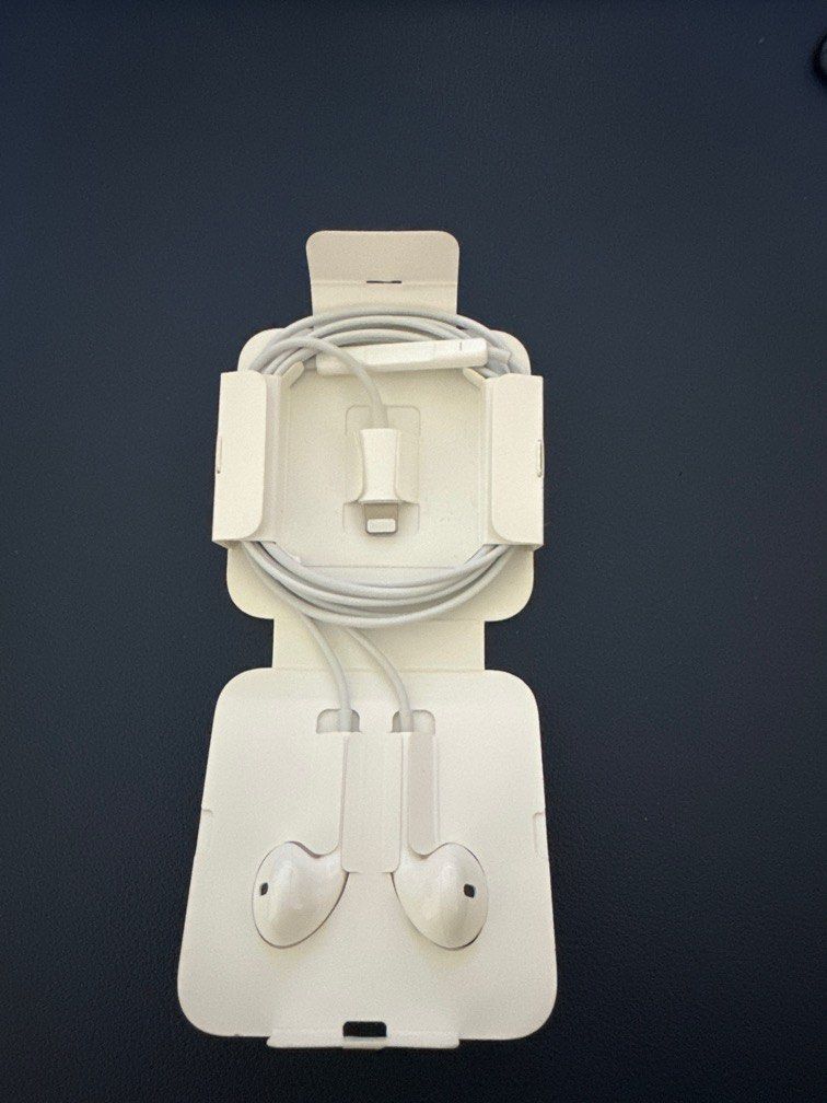 Original Apple EarPods Lightning cable, Audio, Earphones on Carousell