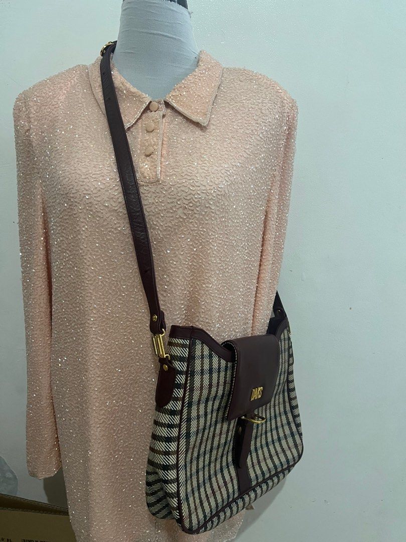 Original DAKS London Crossbody Bag, Women's Fashion, Bags & Wallets ...