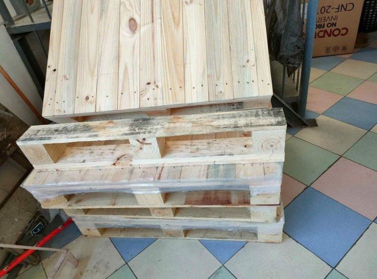 Paleta/Palletes/ Palochina, Furniture & Home Living, Furniture, Bed ...