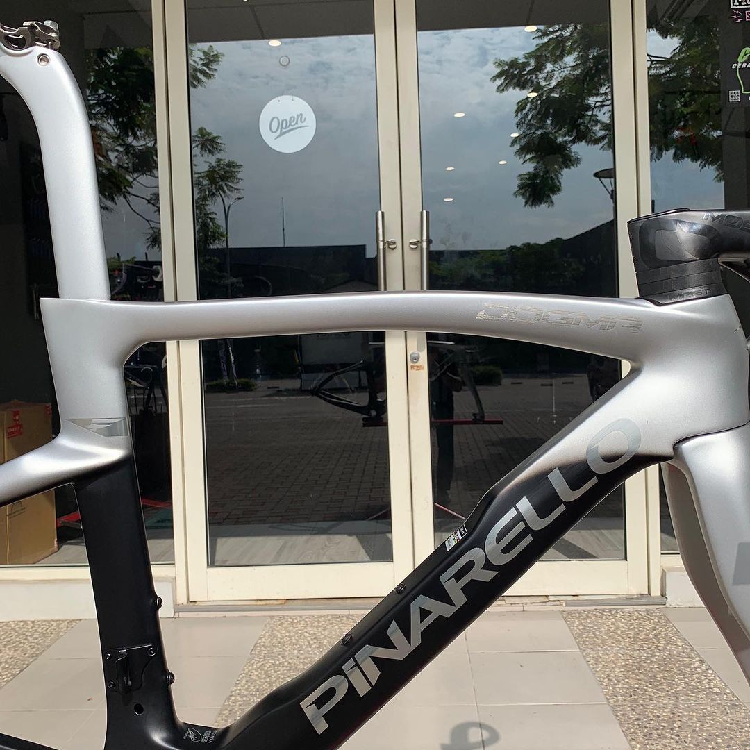 Pinarello Dogma F Disc Plutonium Flash 46.5 Frameset, Sports Equipment ...