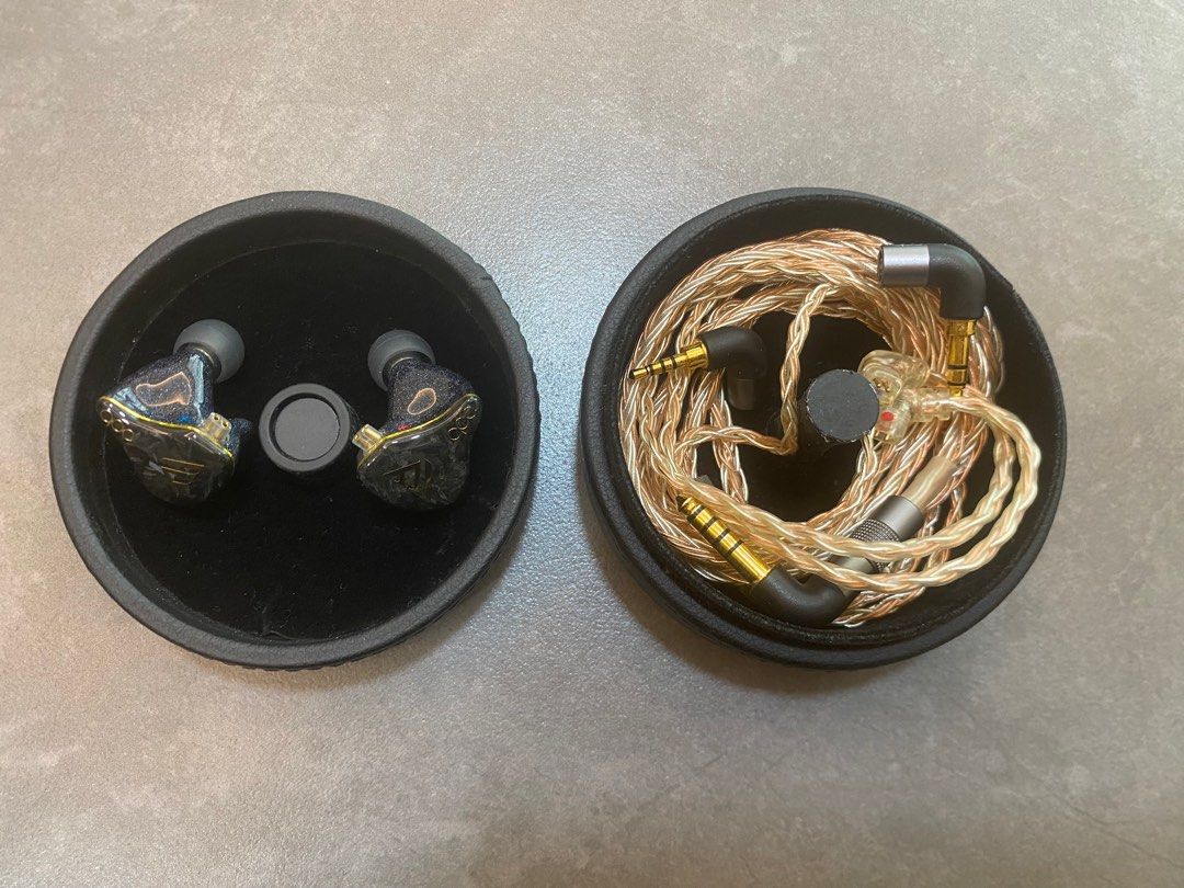 QDC V14 - Option 2, Audio, Earphones on Carousell