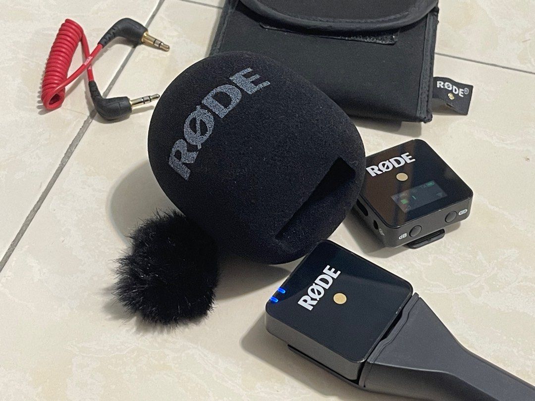 Rode Wireless Go Mic + Handmic holder, Photography, Photography ...