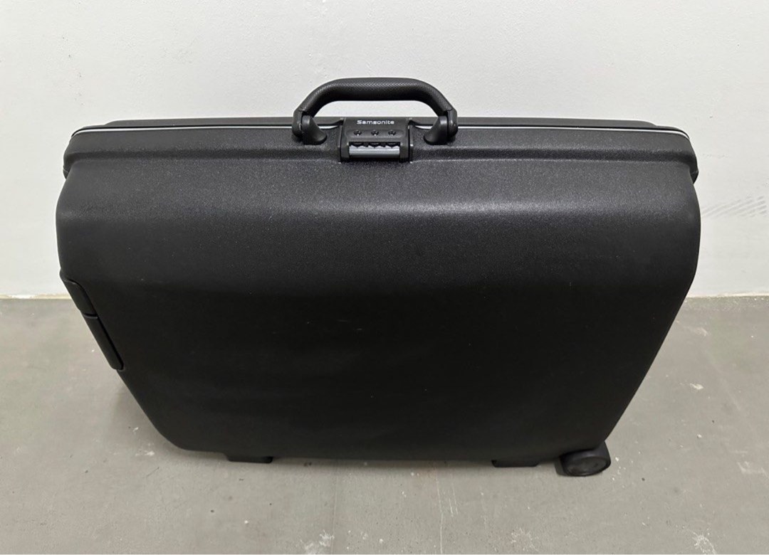 Samsonite Oyster Classic 27 inch Luggage, Hobbies & Toys, Travel ...
