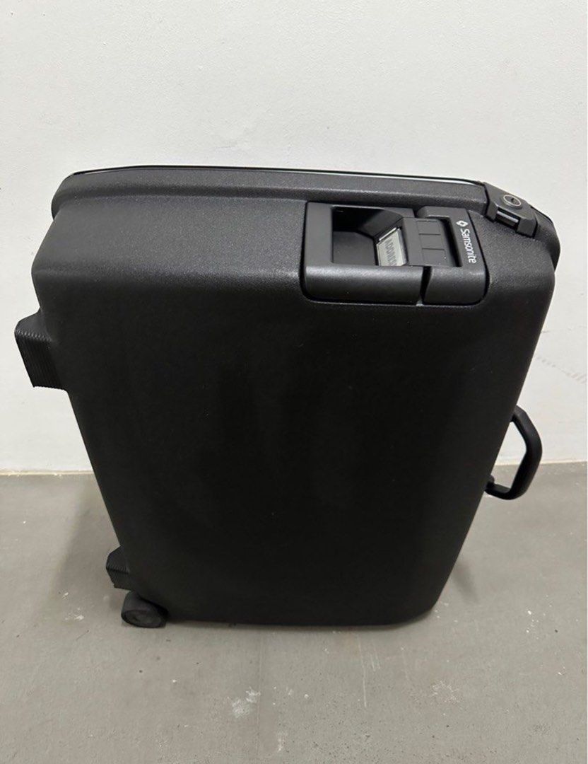 Samsonite Oyster Classic 27 inch Luggage, Hobbies & Toys, Travel ...