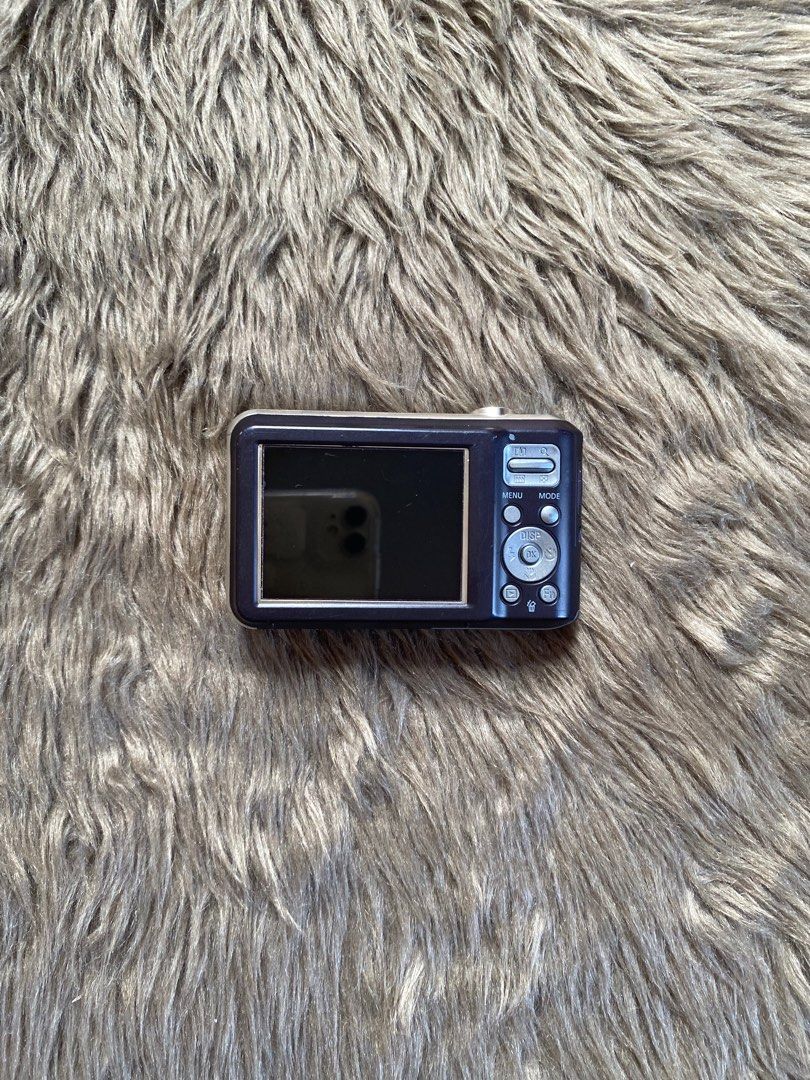 Samsung Vluu ES70 (Dark Purple), Photography, Cameras on Carousell