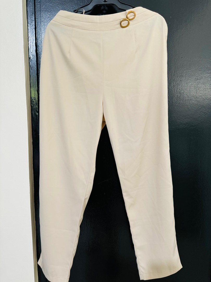SM Woman Cream Cropped Slacks, Women's Fashion, Bottoms, Other Bottoms ...