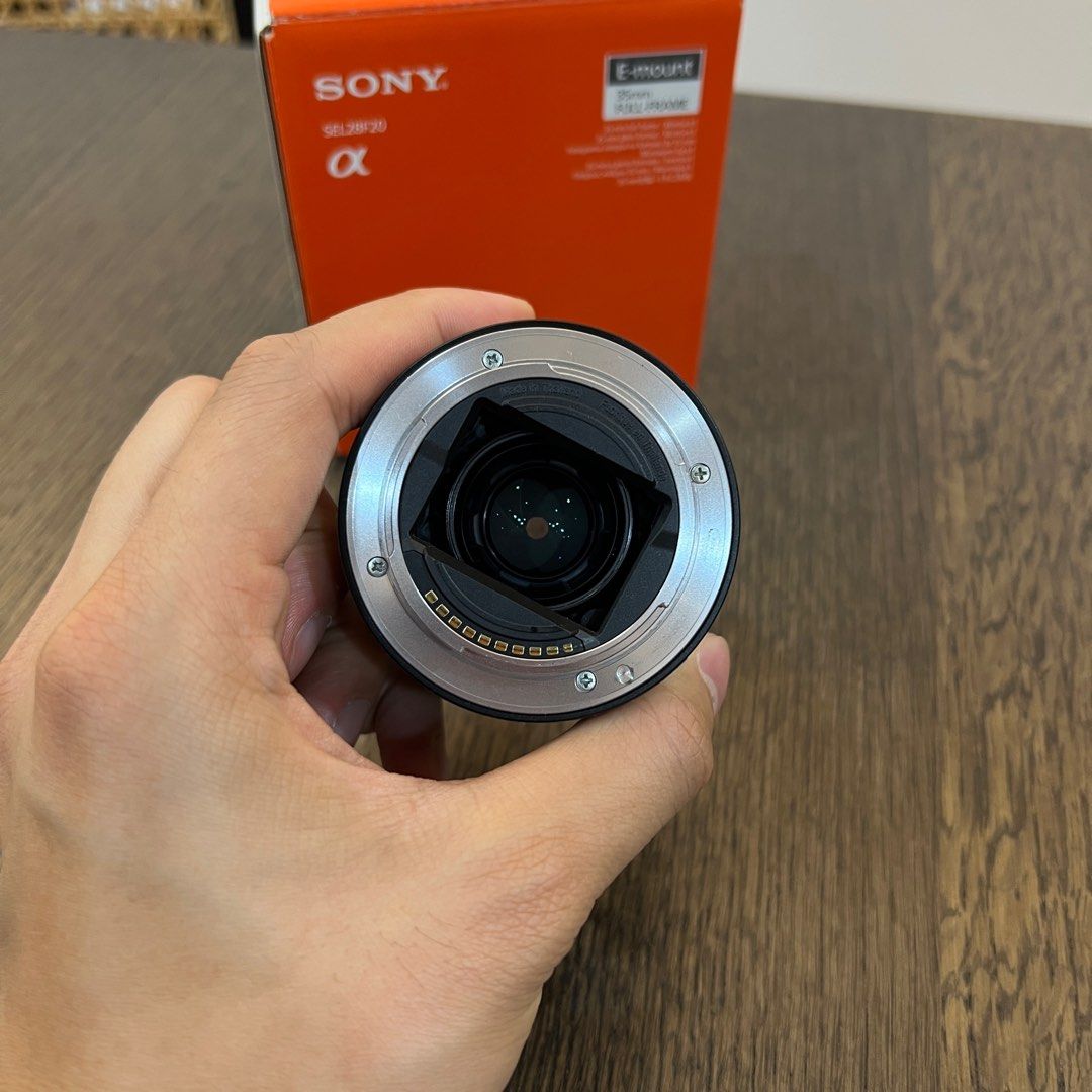Sony 28mm f2 with box (full frame lens) SEL28F20, Photography, Lens ...