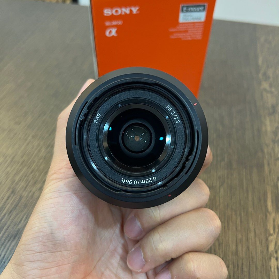 Sony 28mm f2 with box (full frame lens) SEL28F20, Photography, Lens ...