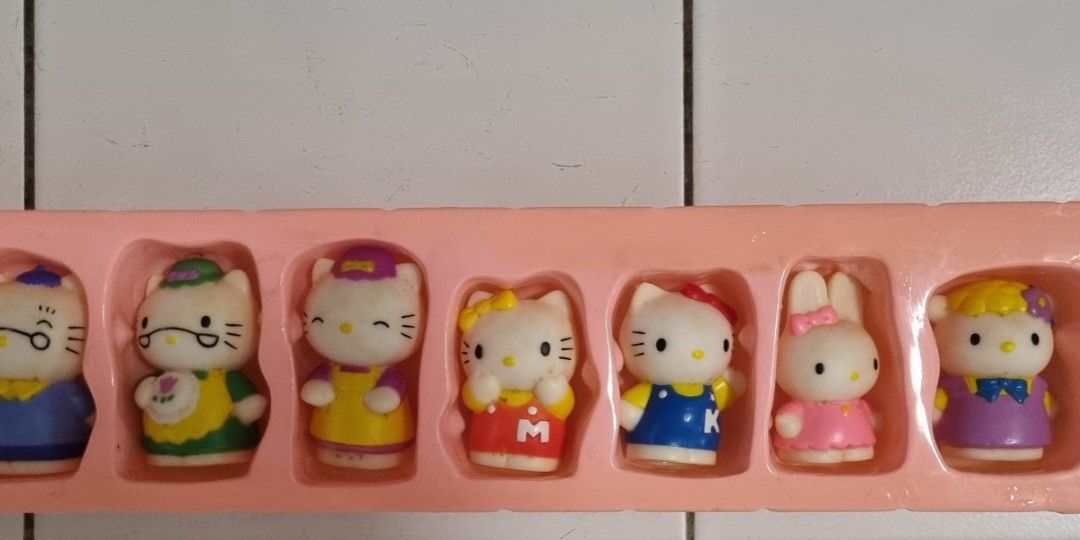 Vintage 1993 Hello Kitty Family and friends Finger Puppet Set of 9 Rare ...