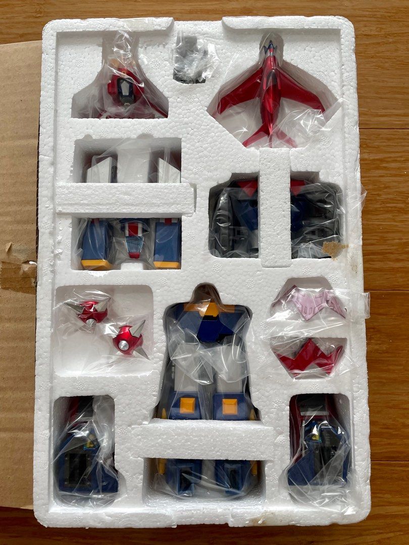 Voltes V (40th Anniversary) Robot GX-31V, Hobbies & Toys, Toys & Games ...