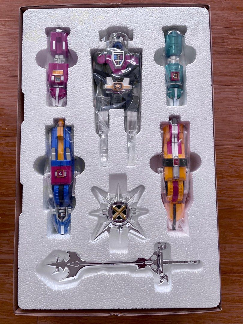 Voltron (30th Anniversary) Collector’s Set Robot, Hobbies & Toys, Toys ...