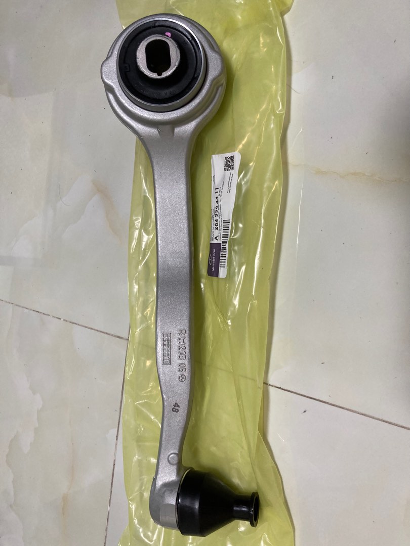 W204 Lower & Control Arm, Car Accessories, Accessories on Carousell