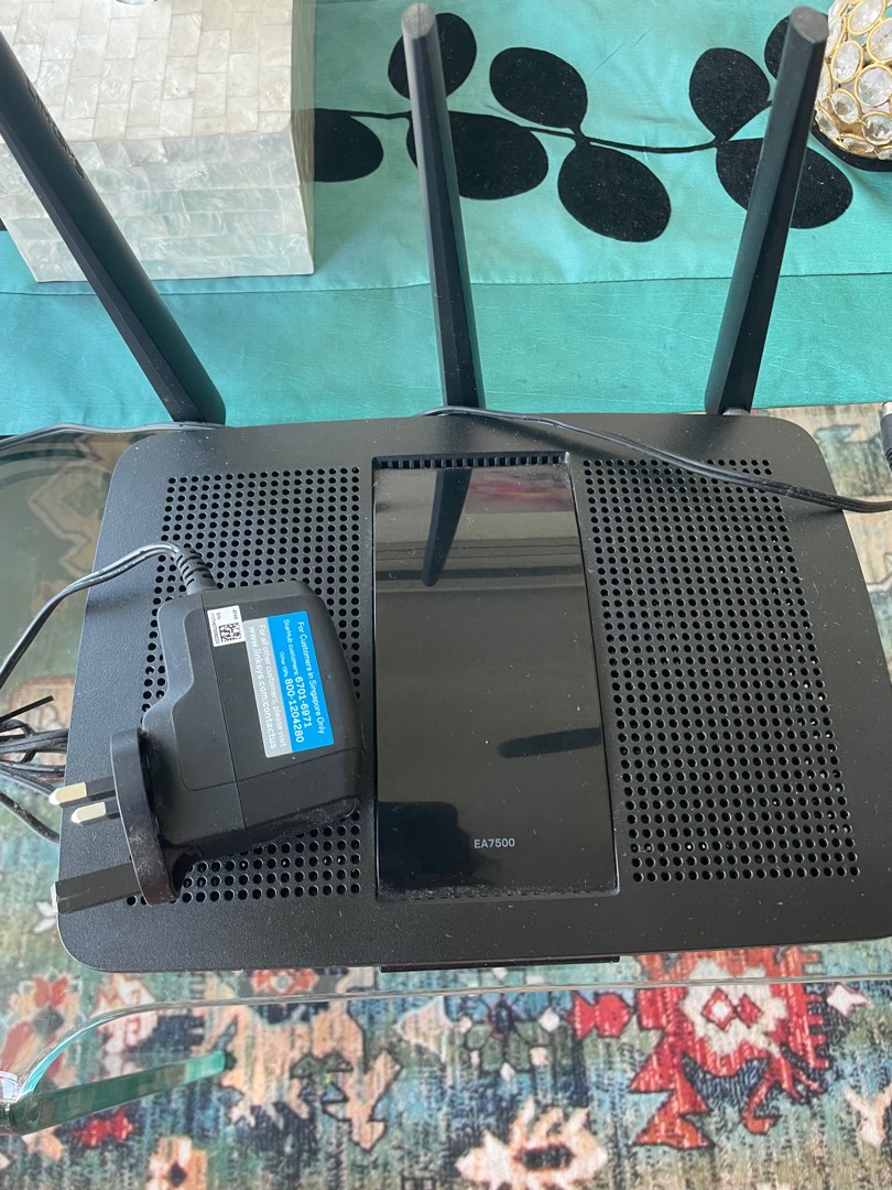 Wi fi starhub router, Everything Else on Carousell