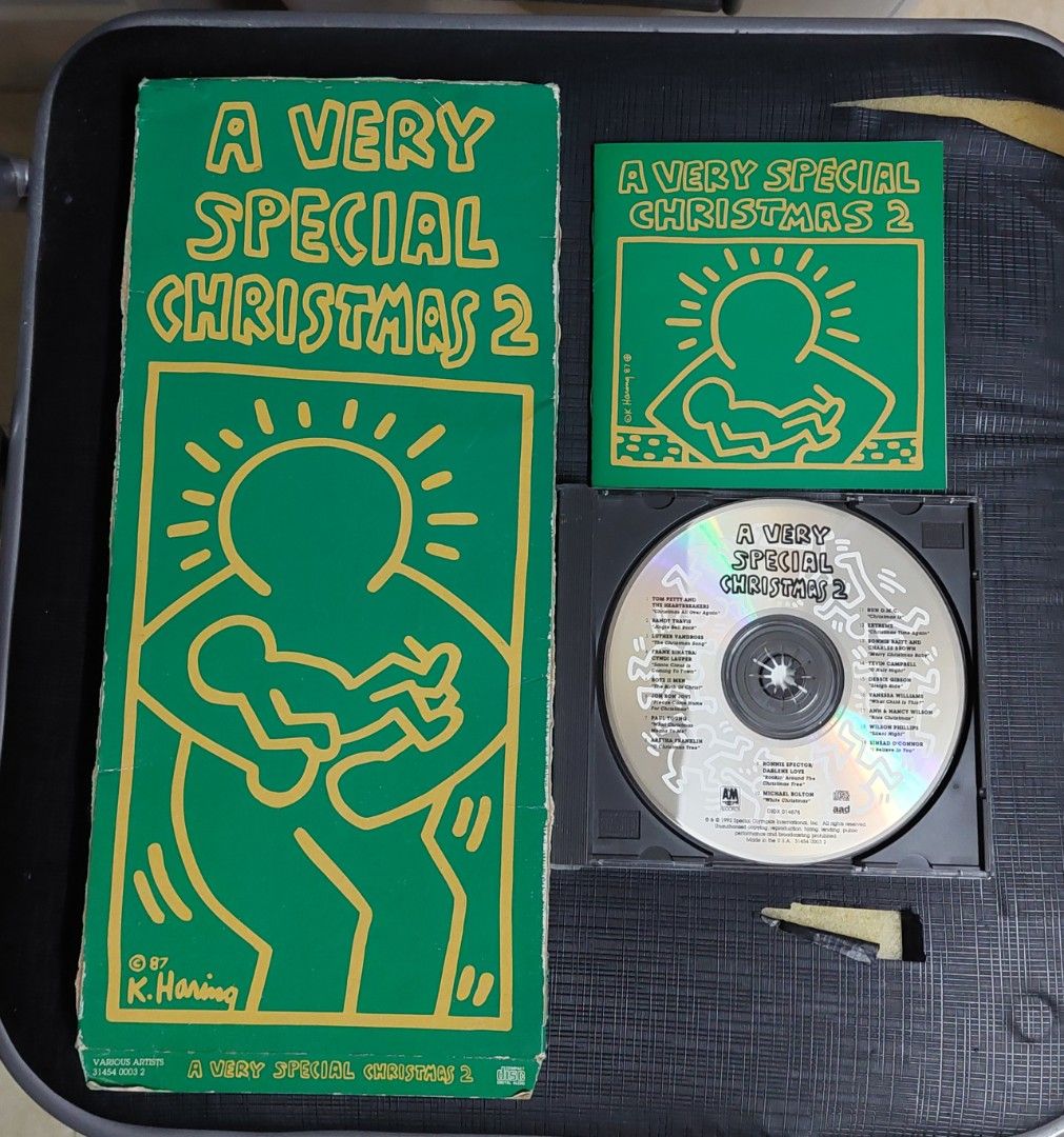 A Very Special Christmas 2 美版 CD 附長盒 碟有倒汗水漬和淺花play冇問題 with SINEAD O'CONNOR CYNDI LAUPER BOYZ II ...
