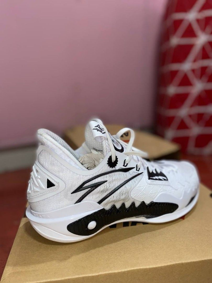 Anta Shock Wave 5, Men's Fashion, Footwear, Sneakers on Carousell