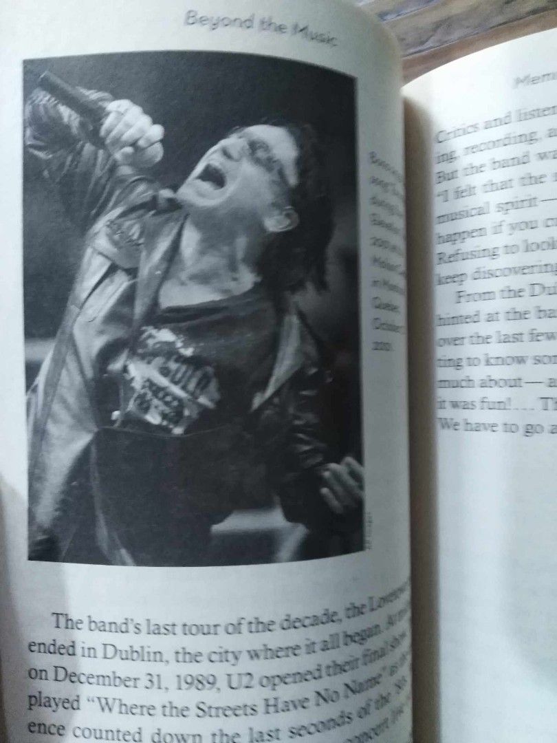 Bono of U2 biography book, Hobbies & Toys, Books & Magazines, Fiction ...