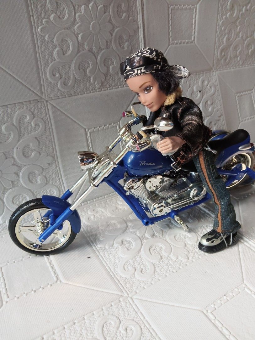 Bratz headlights & taillights light up!, Hobbies & Toys, Toys & Games ...